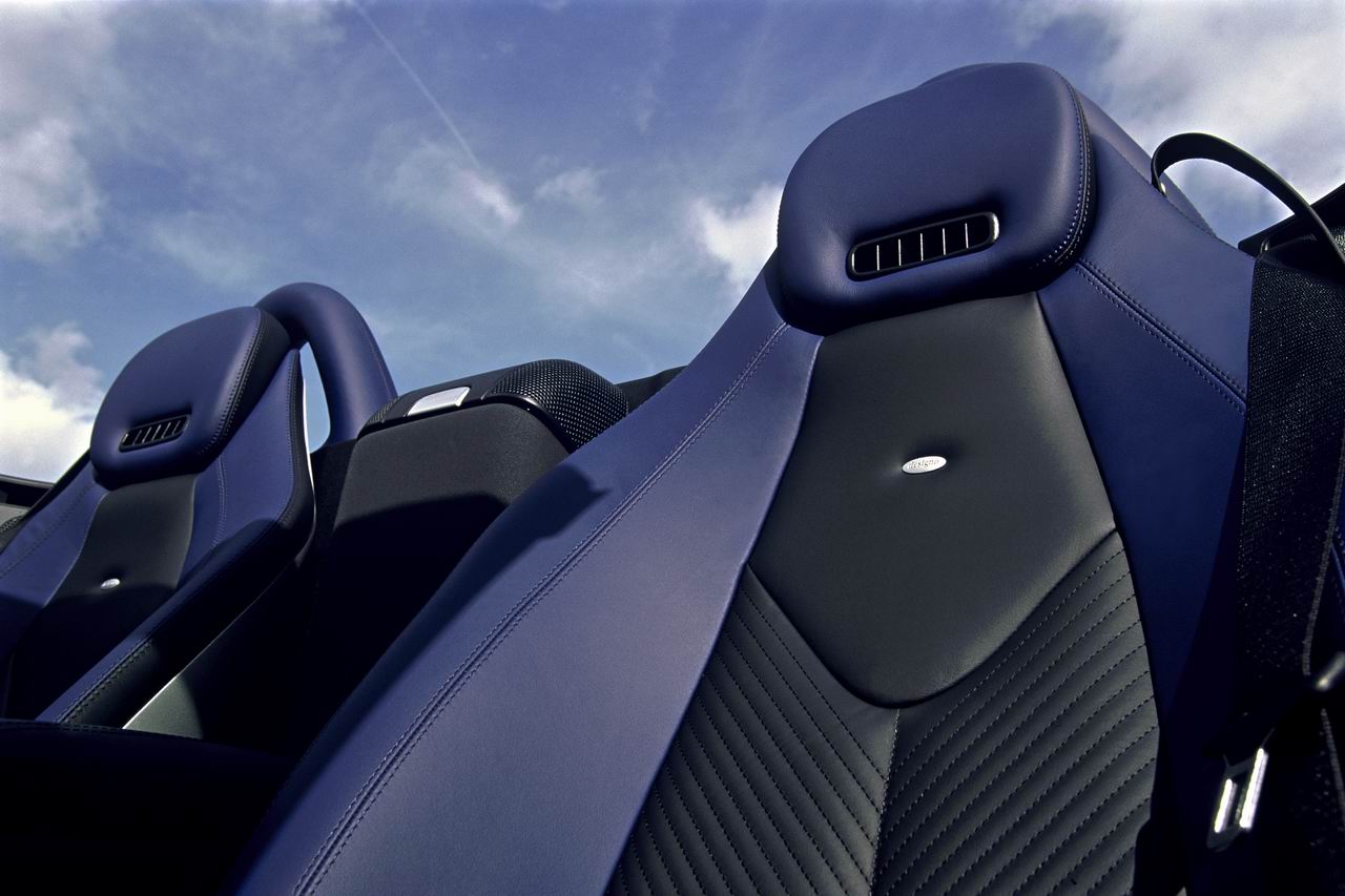 SLK *designo* blue in USA? | Mercedes-Benz Forum